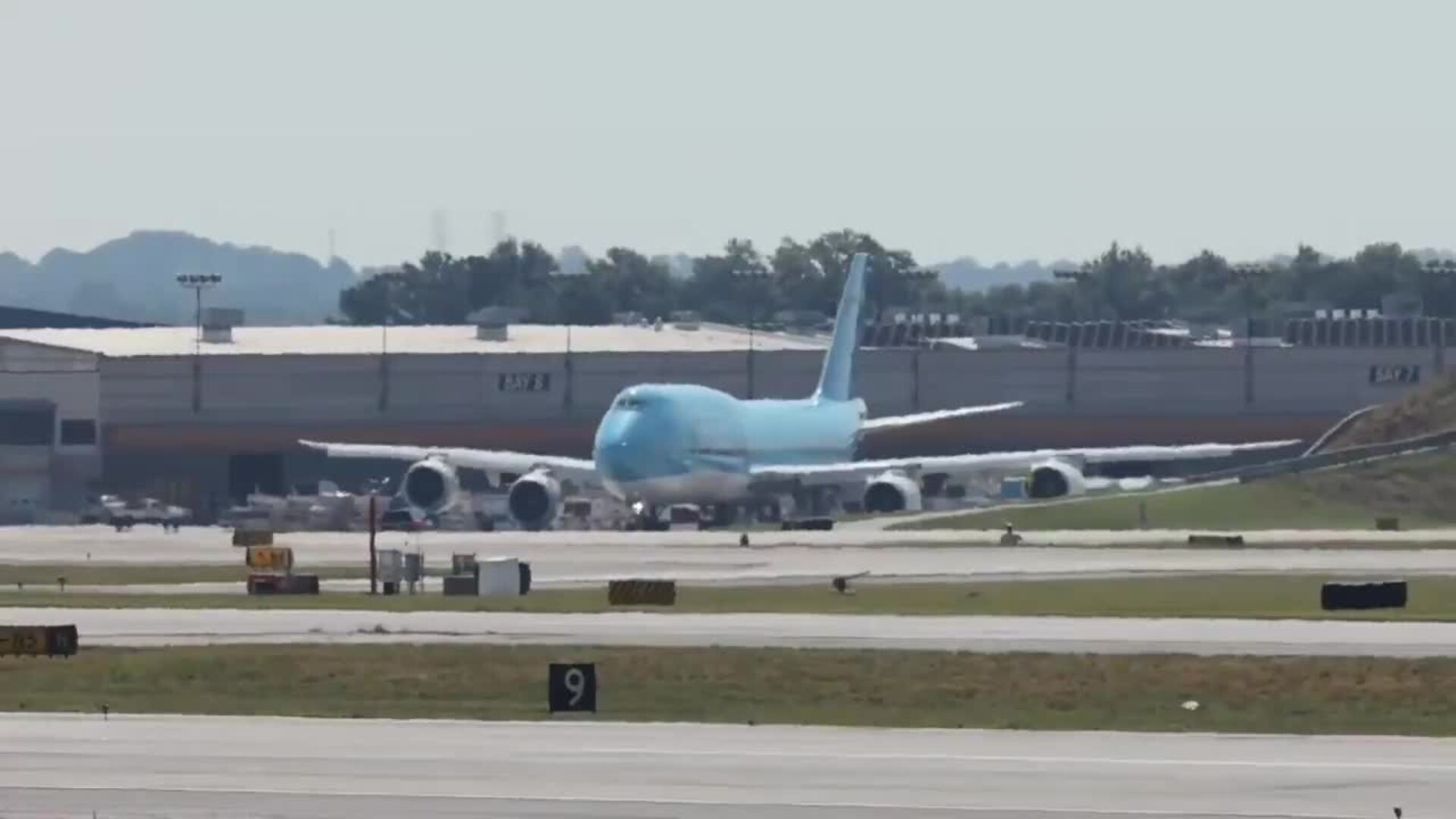 EE. UU. repatria a 300 trabajadores surcoreanos detenidos en redada ...