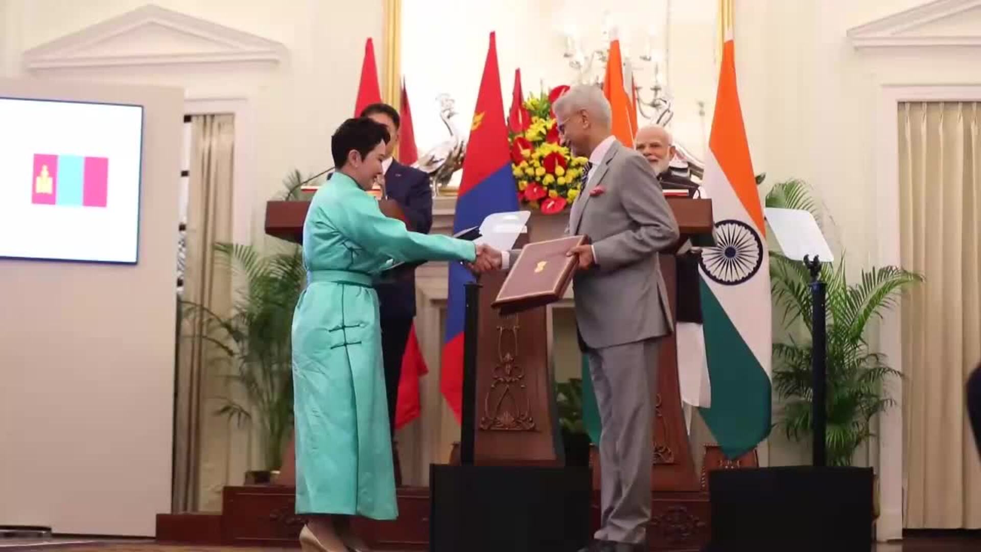 Modi recibe al presidente mongol en Nueva Delhi