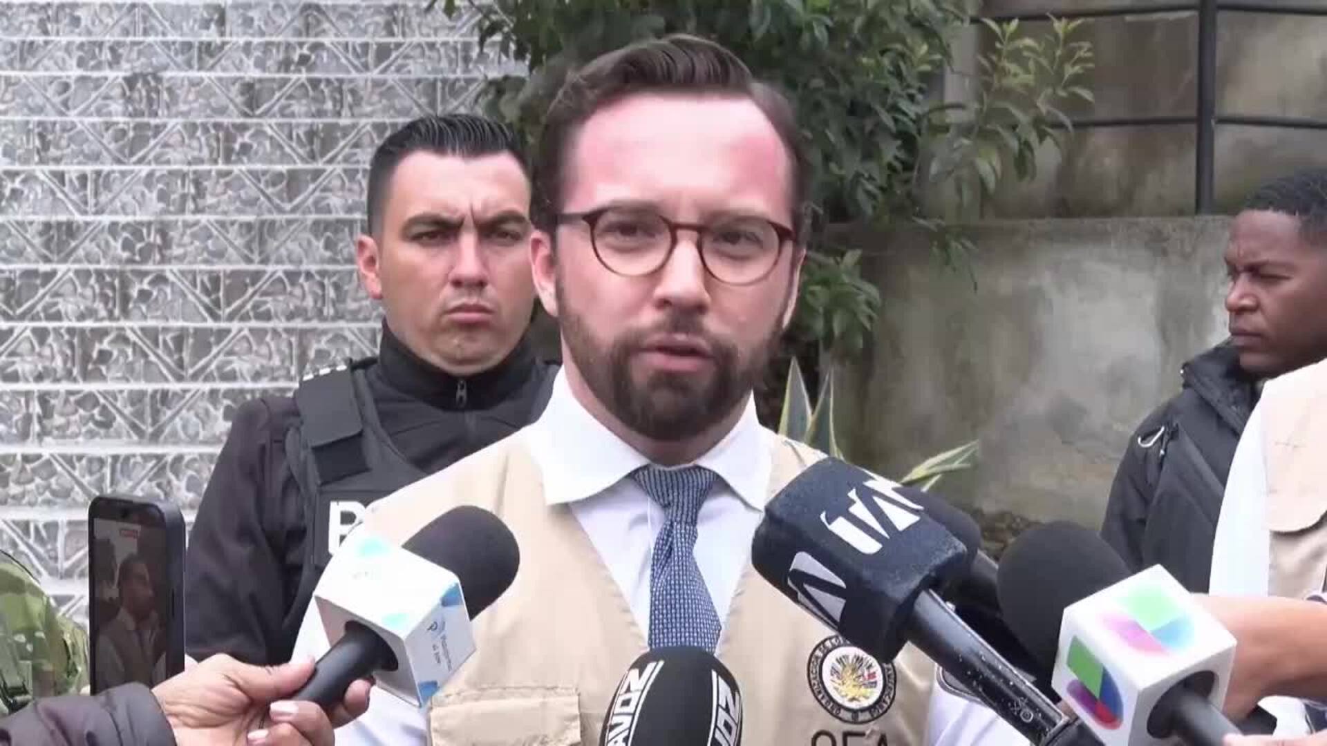 Observadores de la OEA verifican normal desarrollo del referéndum en ...