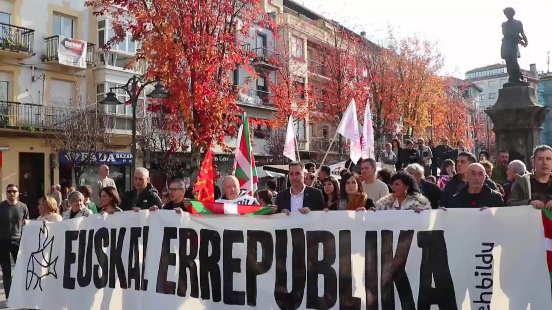 EH Bildu protesta en Gernika ante la visita del presidente alemán y ...