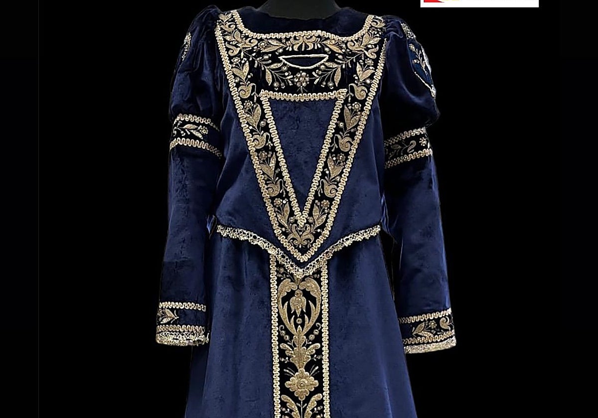 Pérez Artés restaura el vestido de Santa María Magdalena de la ...