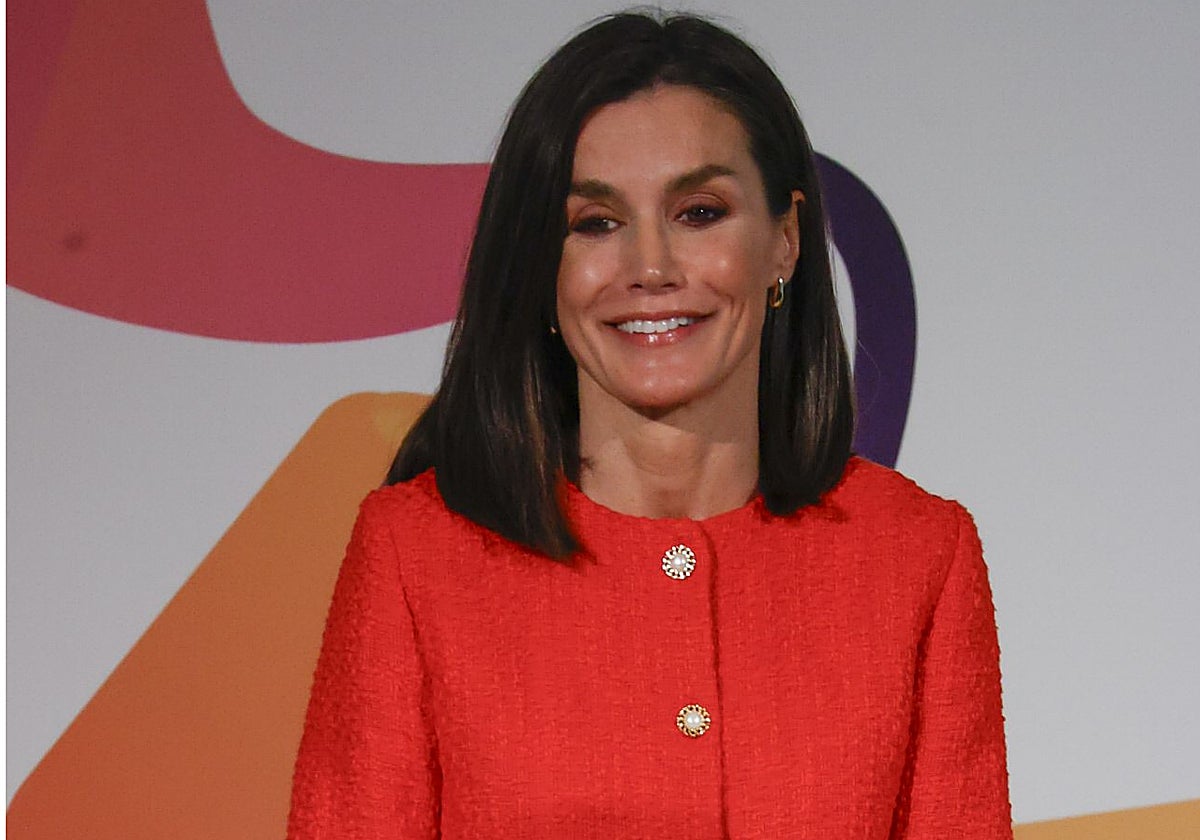 La curiosa historia que esconde la nueva chaqueta roja de la Reina Letizia