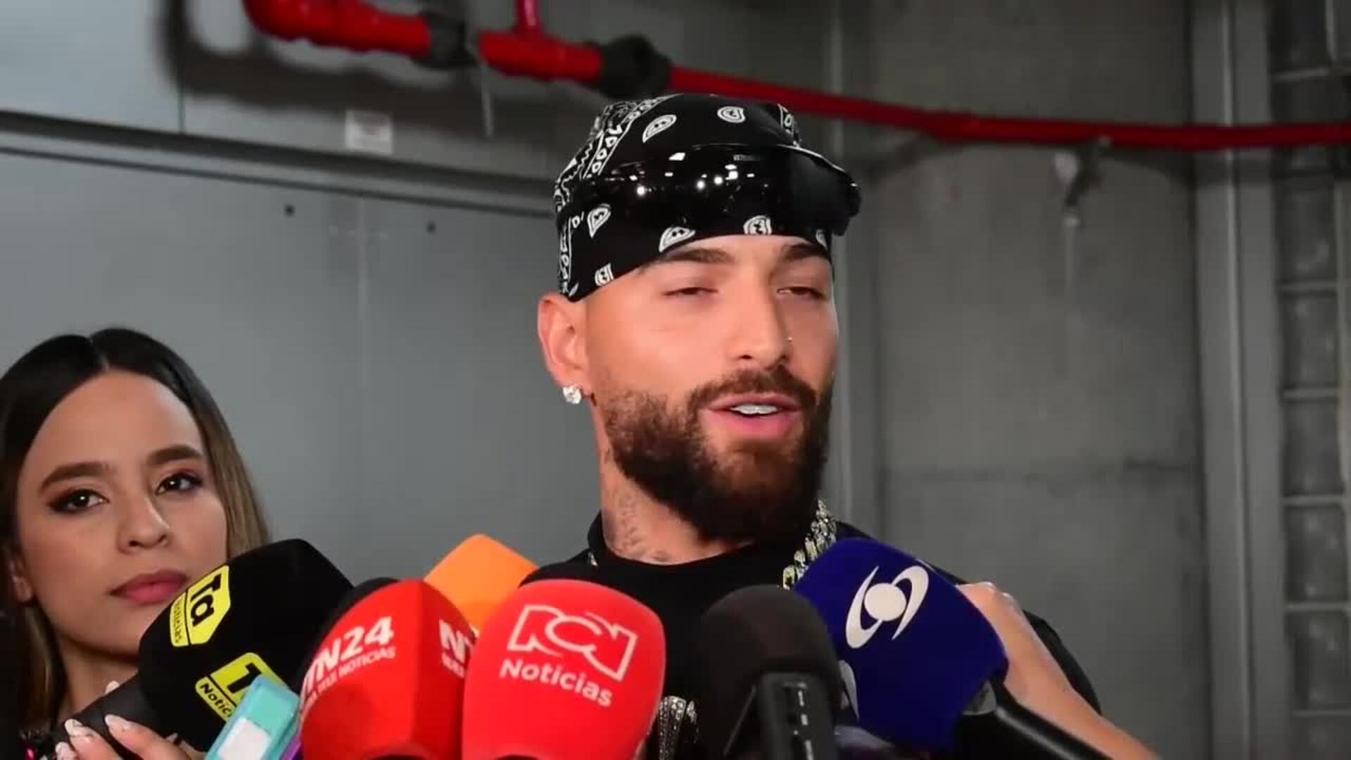 Maluma lanza en Medellín su marca de ropa y una colección con estilo ...