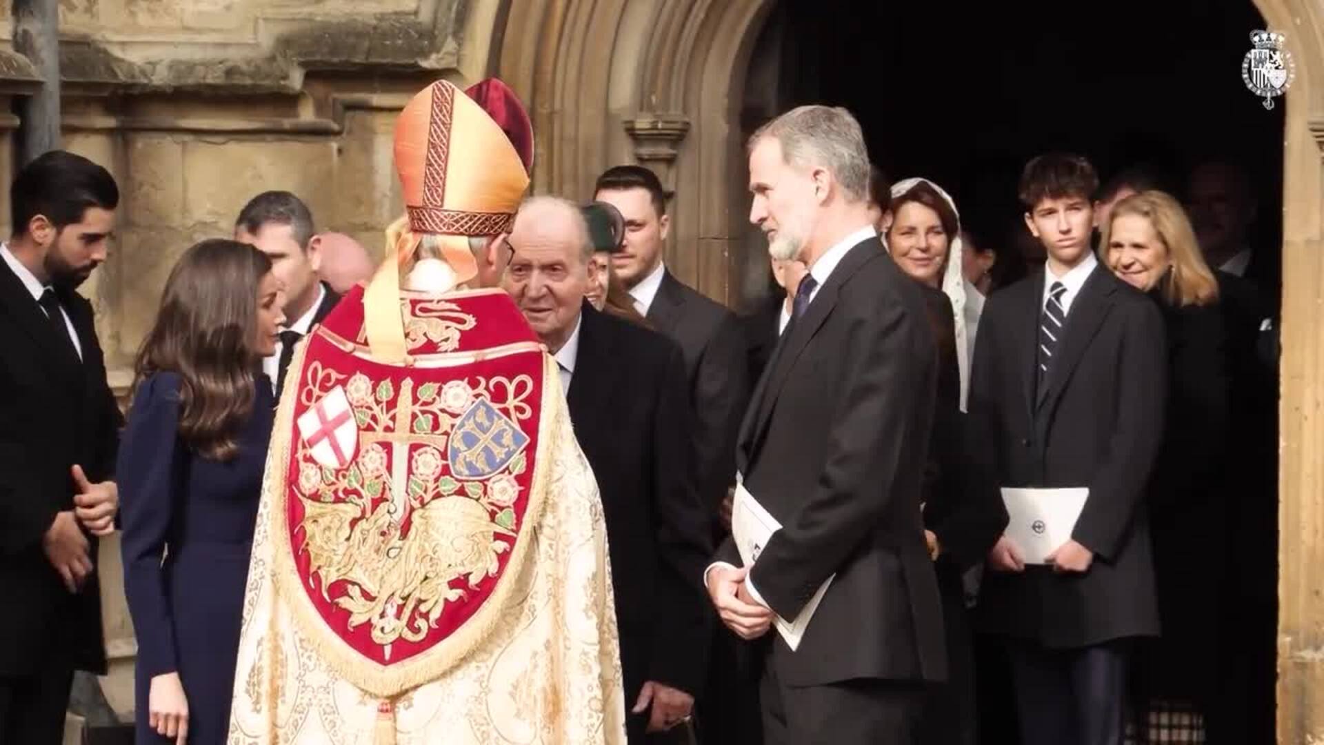 La Reina Letizia, relajada y con un look sublime en el homenaje a ...
