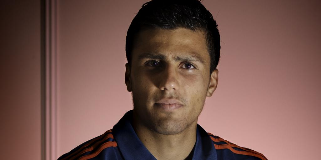 La vida personal de Rodri Hernández: su novia, sus estudios ...