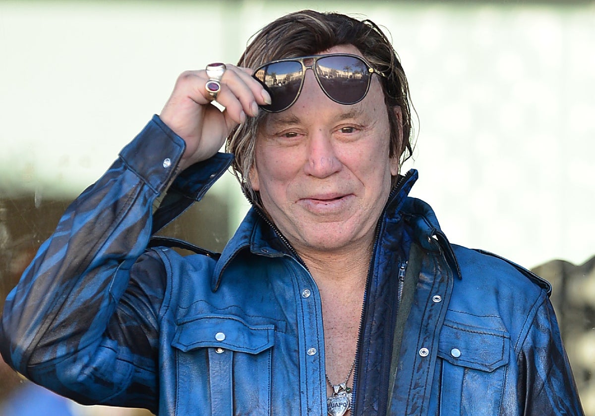Mickey Rourke recurre al crowdfunding para evitar su desahucio tras ...