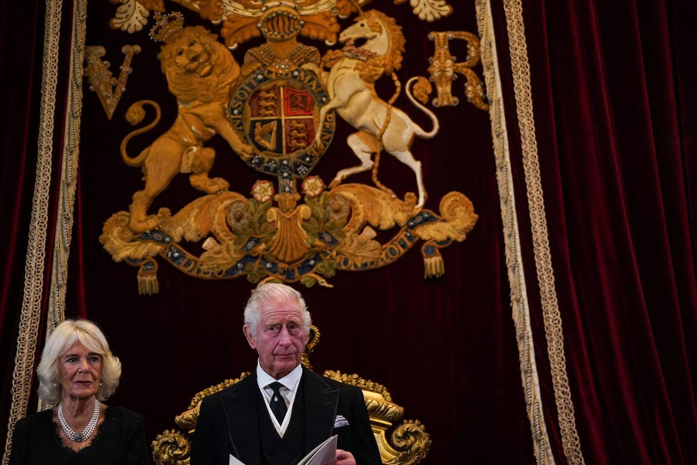 Hurras y cañonazos, así fue la proclamación de Carlos III de Inglaterra