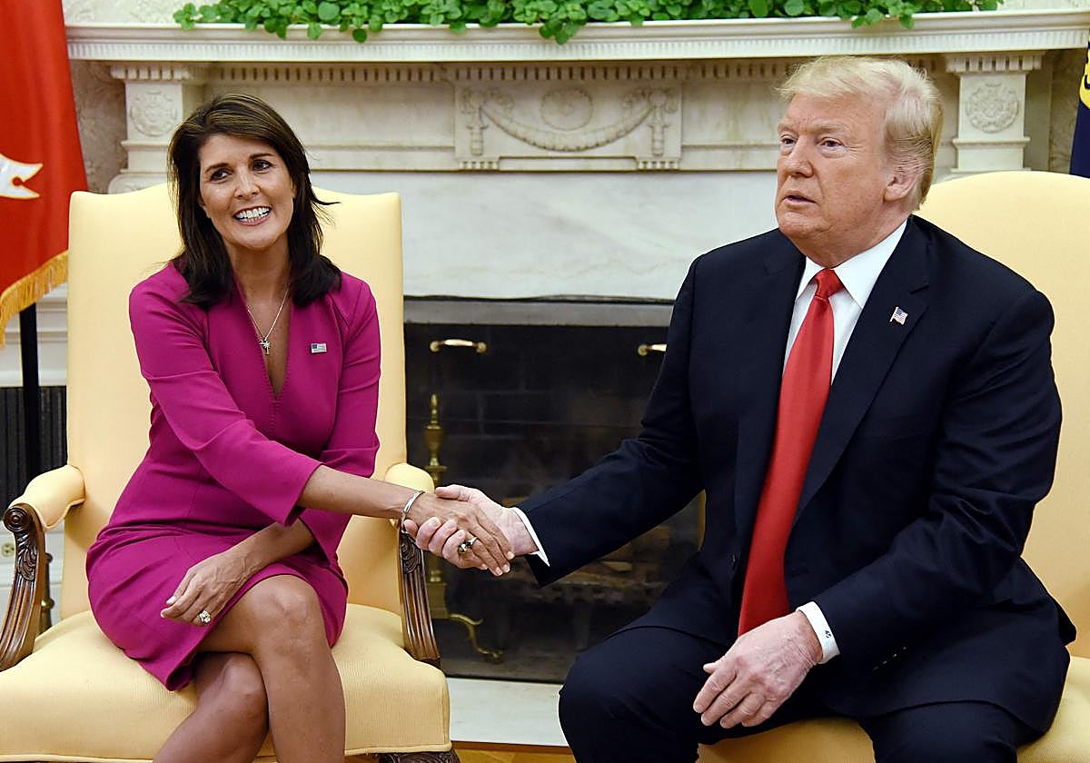 Trump invita a su equipo a la excandidata republicana Nikki Haley