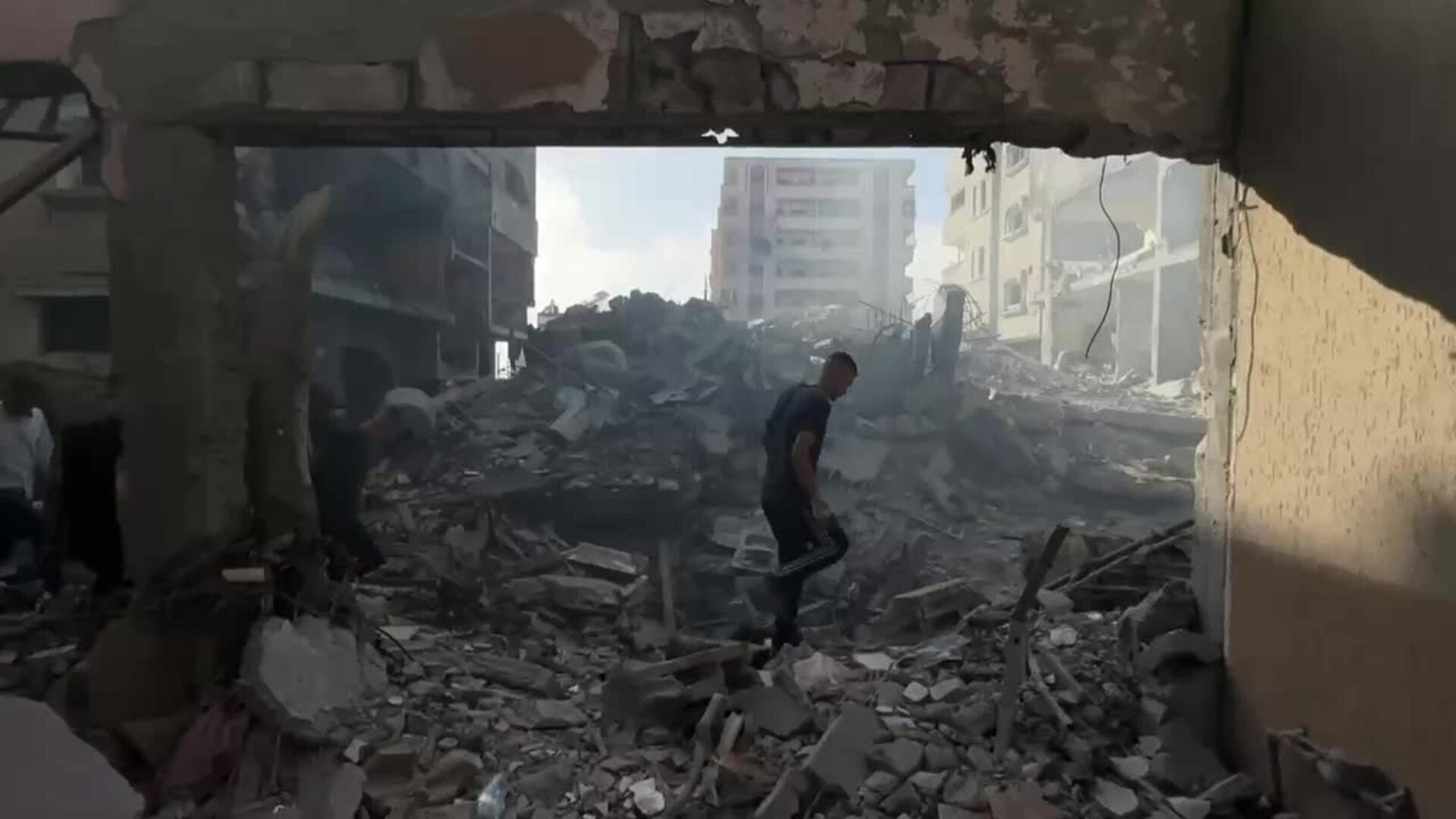 Imágenes del campo de refugiados de Nuseirat tras la operación de ...