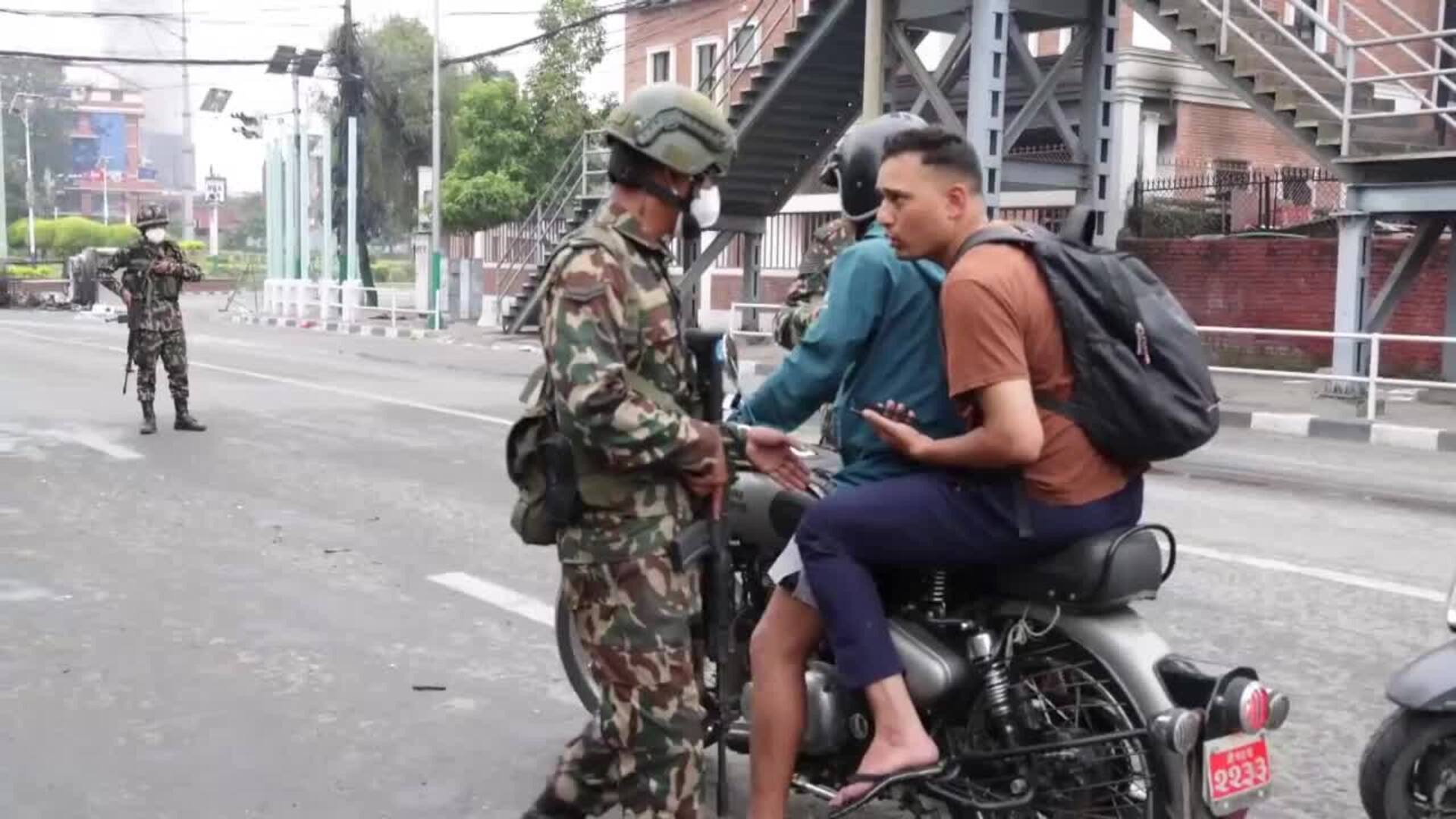 Nepal continúa controlado por los militares en medio del caos por las ...