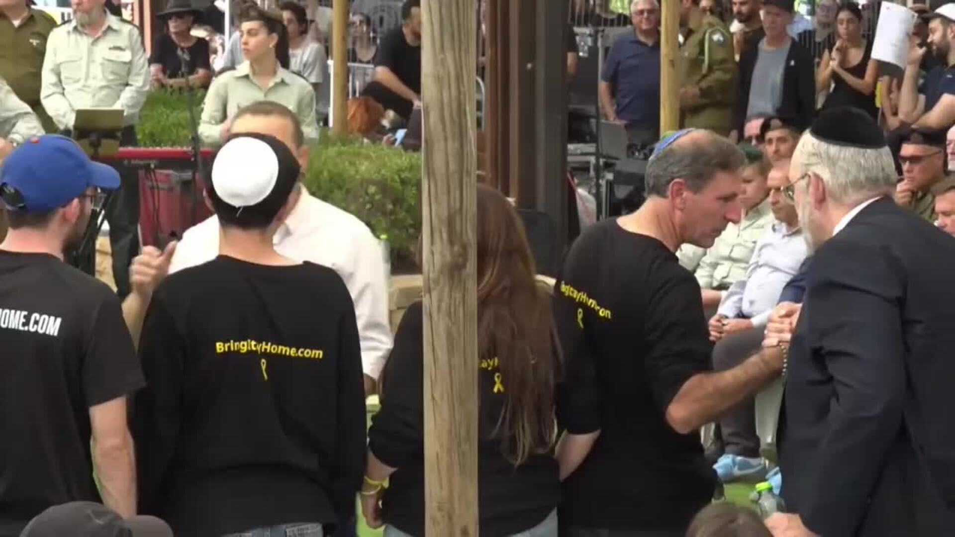 El soldado estadounidense-israelí Itay Chen, enterrado tras la ...