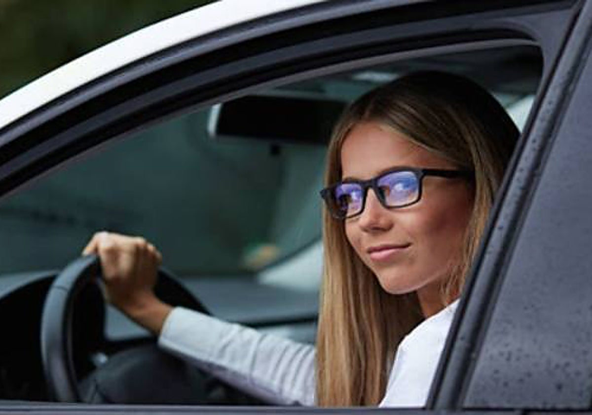 El motivo por el que la DGT te puede multar si usas gafas o lentillas