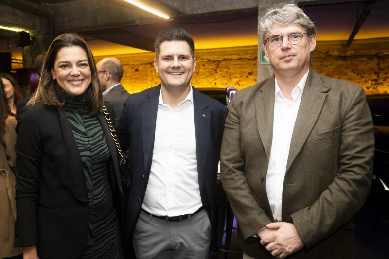 Directivos, asociaciones y periodistas del motor arropan la ...