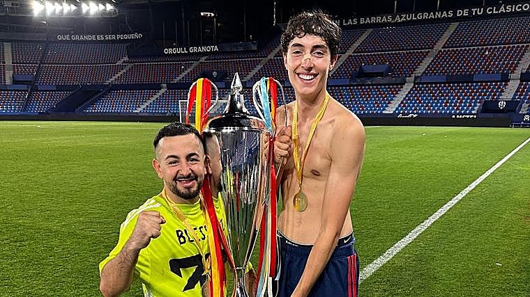 Quién es Plex, el nuevo novio de Aitana: cuánto mide, su vuelta al mundo y su enfrentamiento con ...