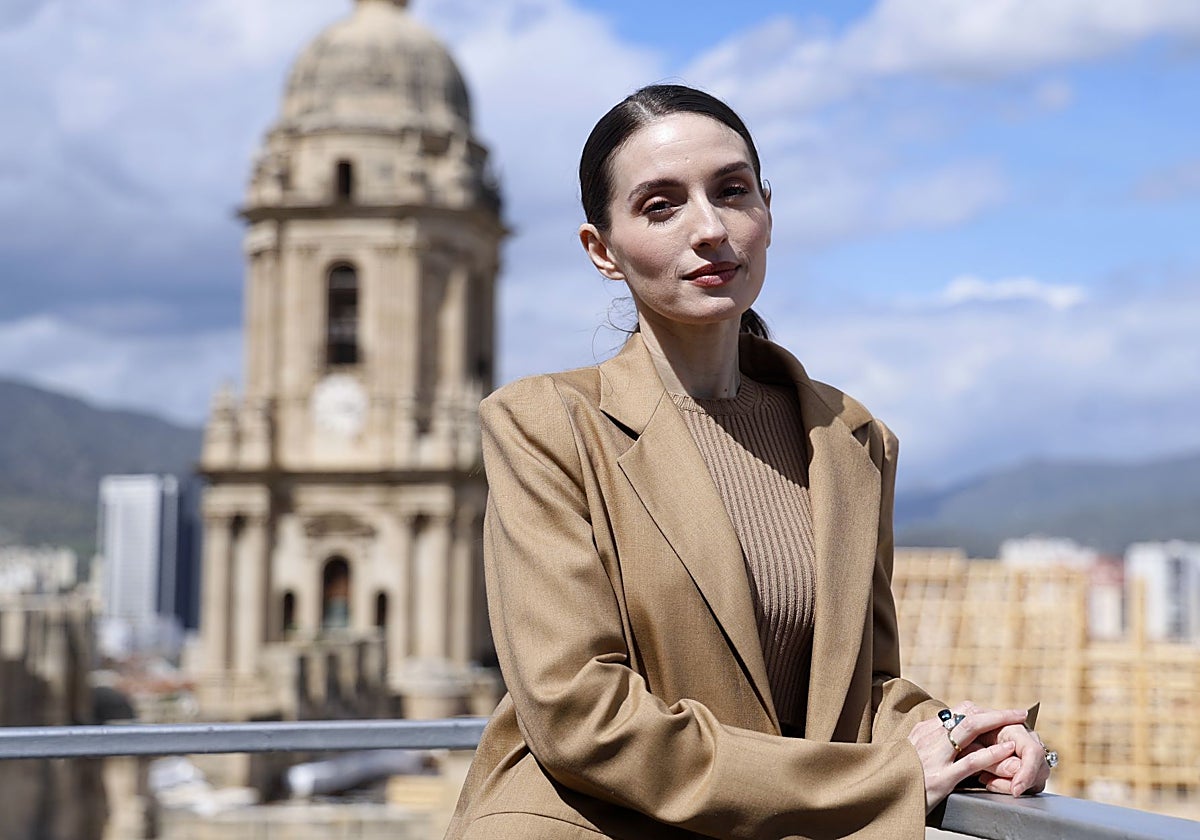 María Valverde debuta como directora retratando a Dudamel: «El arte es ...