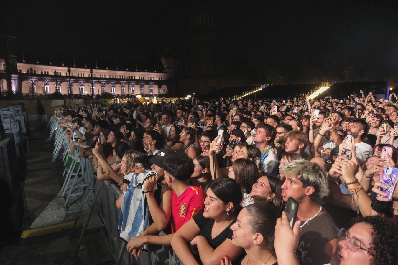 WOS conquista Icónica Santalucía Sevilla Fest, en imágenes