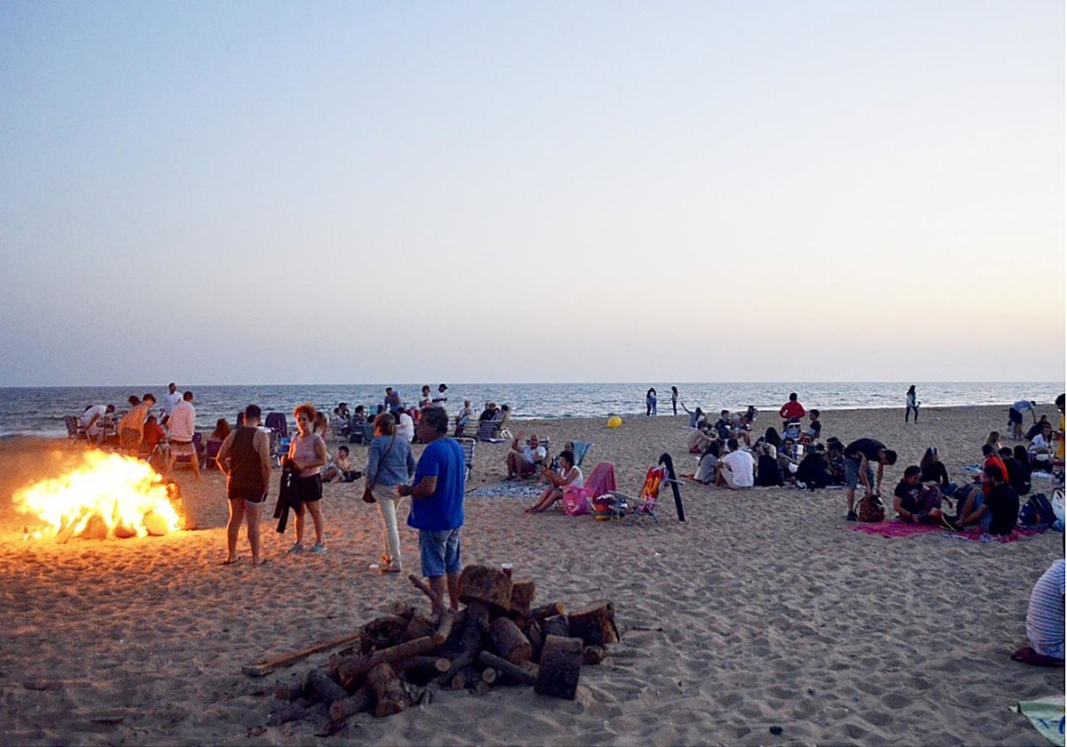 Dónde celebrar la noche de San Juan cerca de Sevilla: conciertos, hogueras y playas cercanas