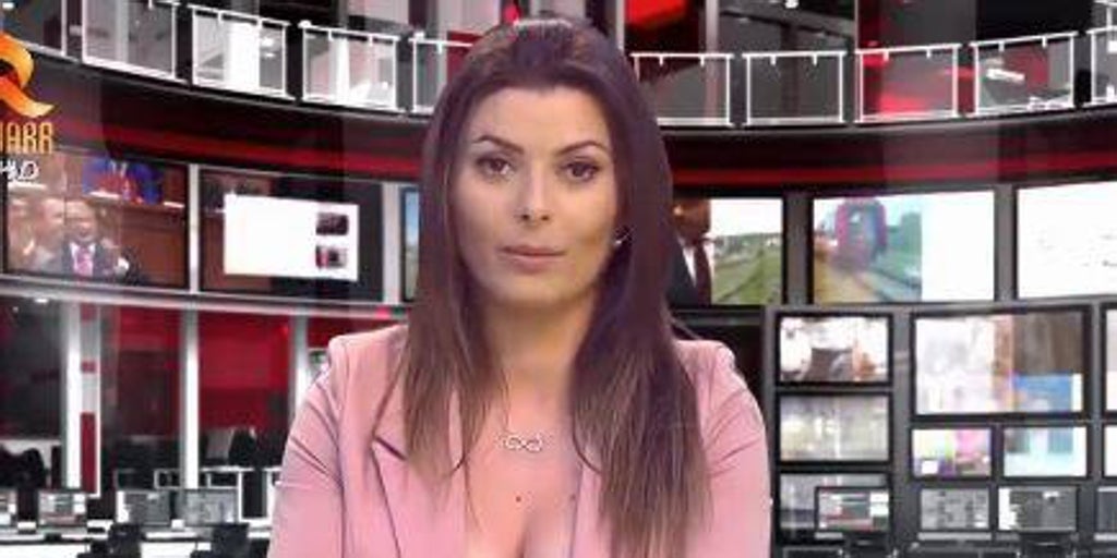 La curiosa 'transparencia' informativa en Albania: presentadoras casi desnudas para demostrar ...