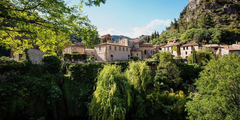 Los vecinos de un pueblo de 250 habitantes, hartos de lidiar con el ...