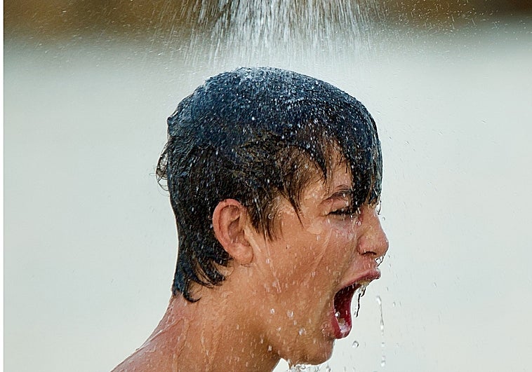 Terapia con agua fría: los baños helados tienen más peligros que beneficios