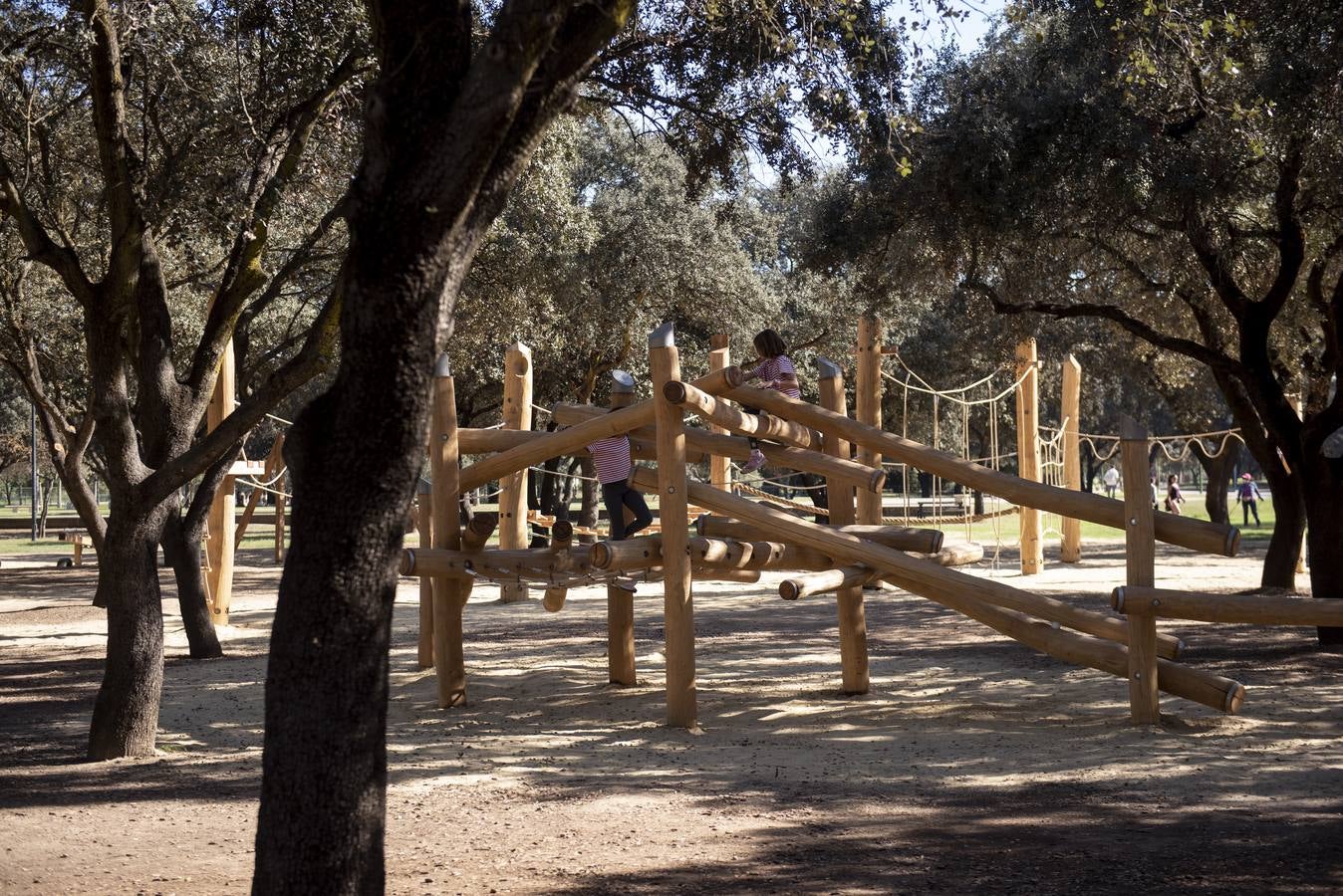 El Parque del Alamillo de Sevilla estrena columpios