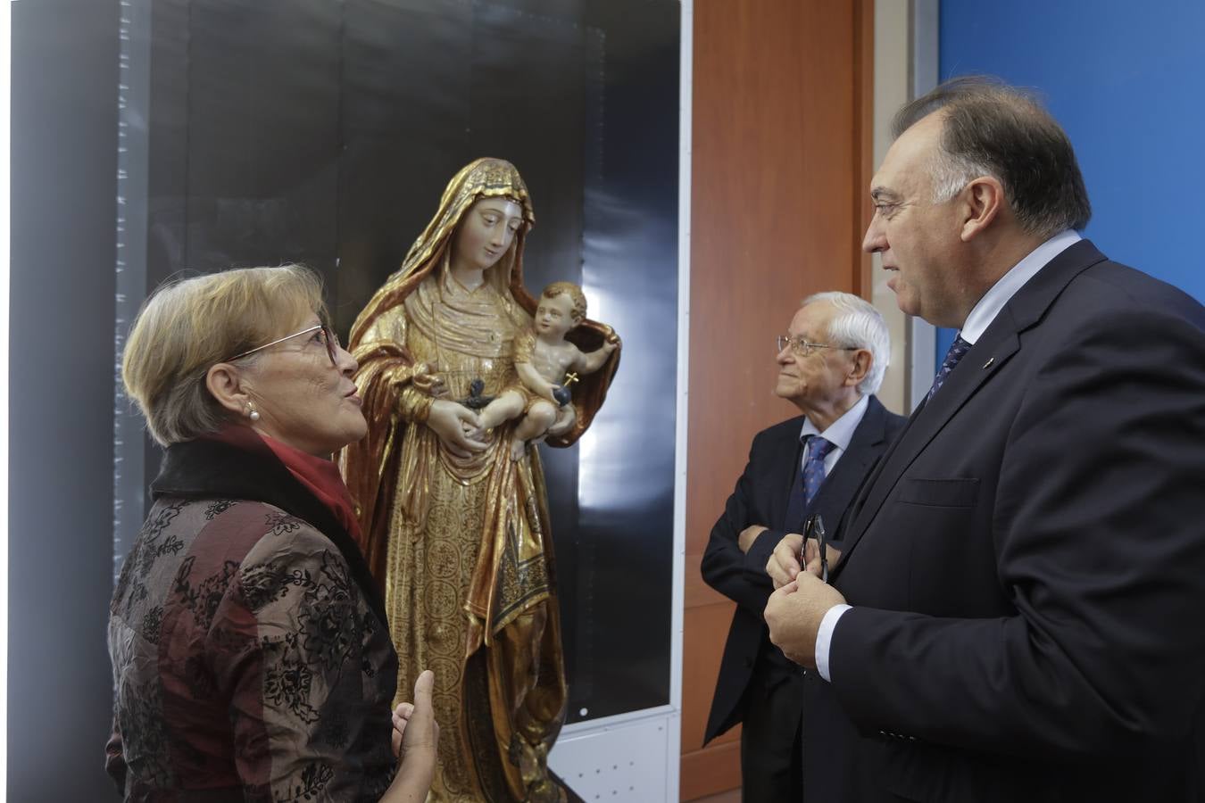 Presentación de la restauración de la escultura 'Virgen con Niño' de ...