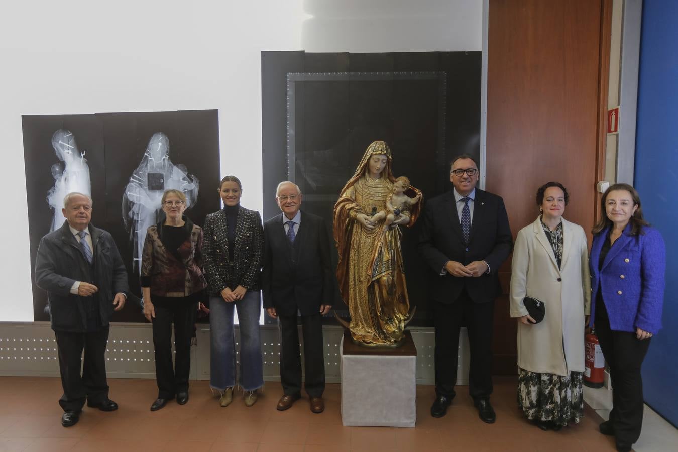 Presentación de la restauración de la escultura 'Virgen con Niño' de ...