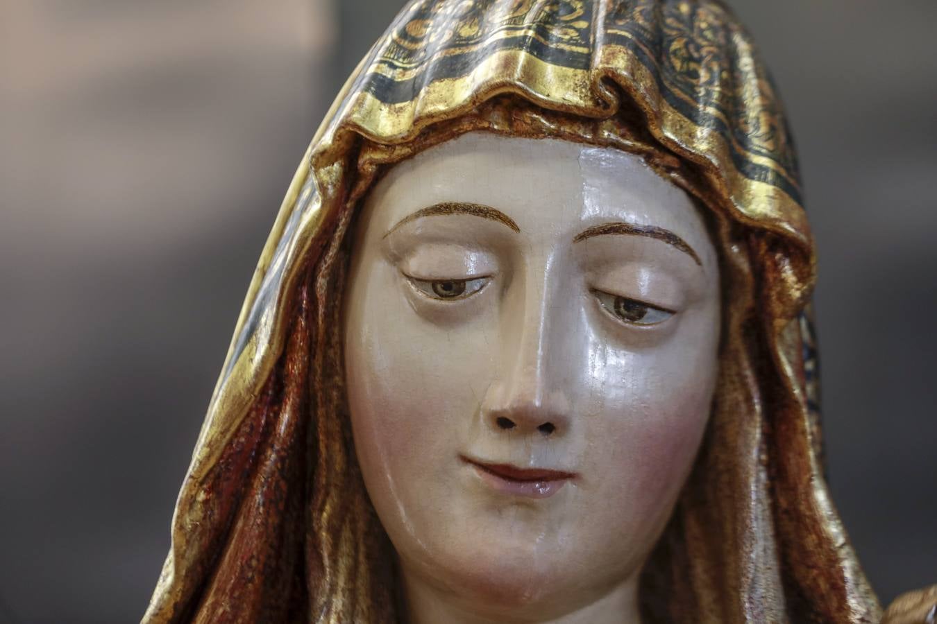 Presentación de la restauración de la escultura 'Virgen con Niño' de ...