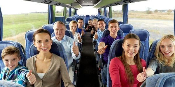 Los empresarios de autobuses promueven el transporte colectivo en las ...