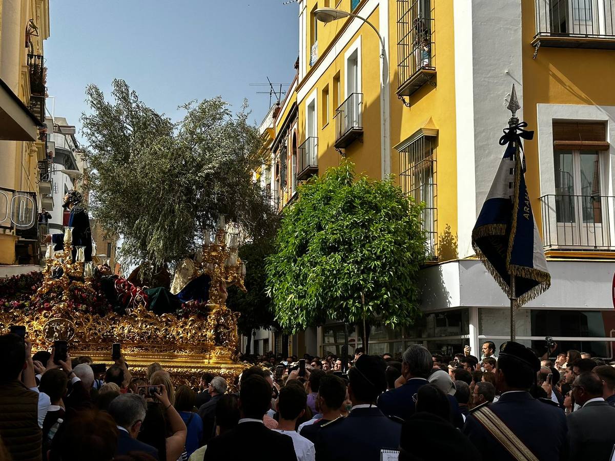 Las primeras salidas de los pasos que participan en el Santo Entierro ...