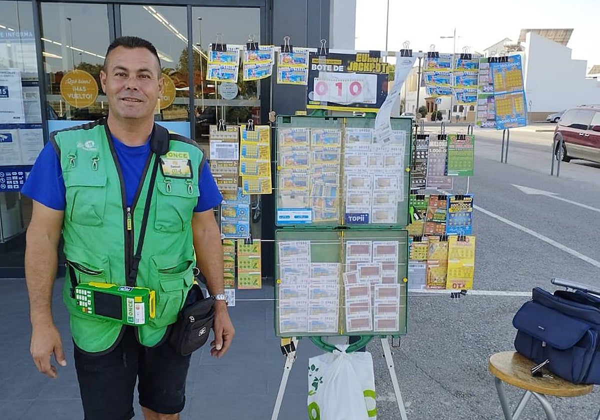 La ONCE reparte 35.000 euros a seis vecinos de Lebrija que compraron el ...