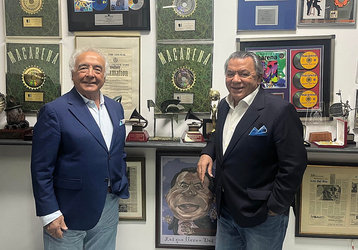 Los del Río cumplen sesenta años en la música: «El sofá es muy malo, no ...