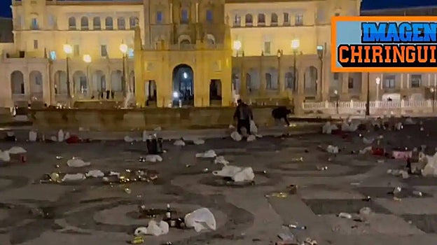 Un botellón de hooligans y la enésima carpa, el culmen del declive de ...