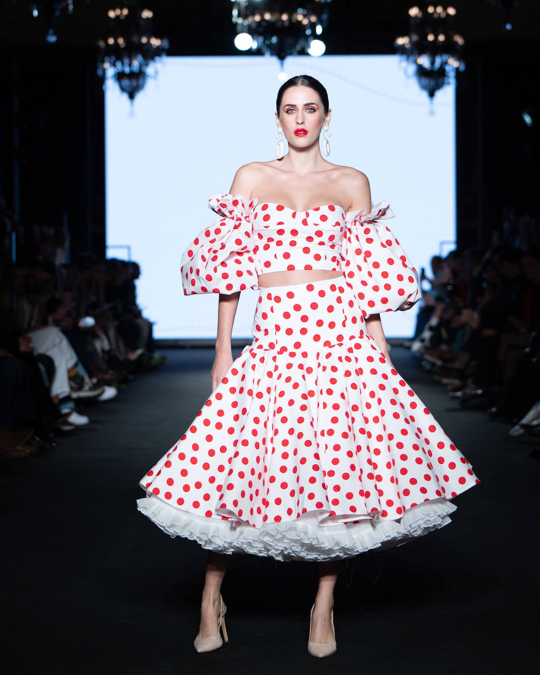 El desfile de Emilio Alcalá, La Parrala y Engalana en We Love Flamenco ...