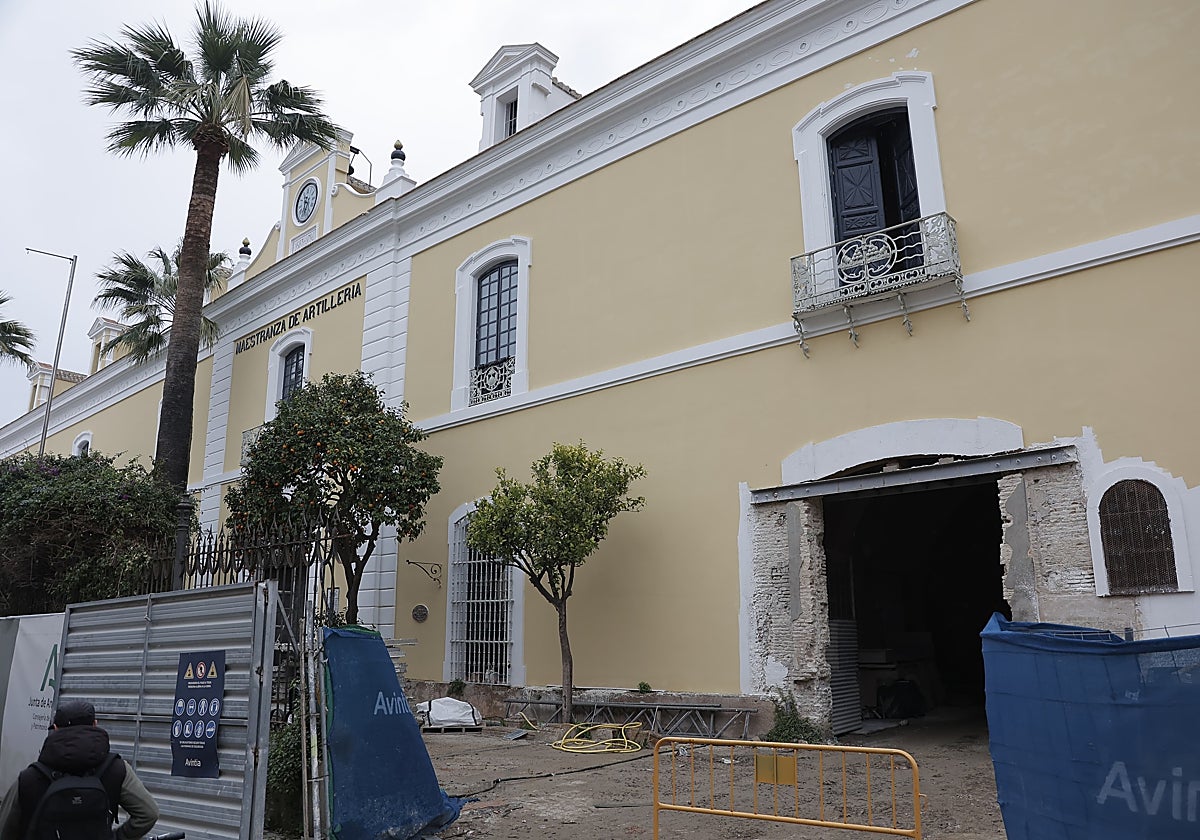 Las fachadas de las Atarazanas de Sevilla recuperan todo su esplendor