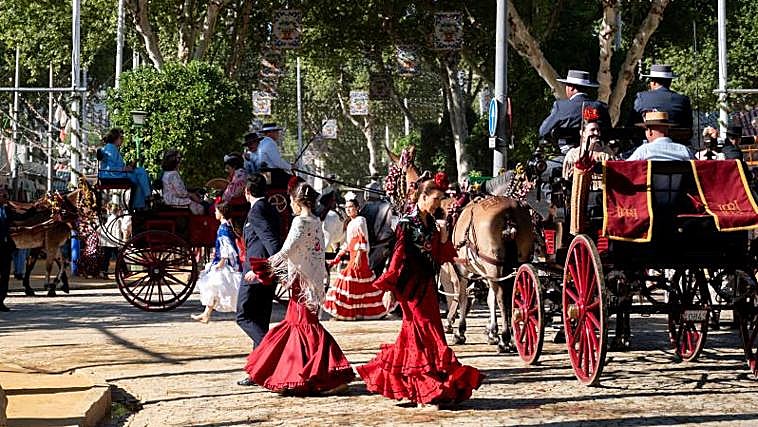 La Feria de Abril de Sevilla comienza esta medianoche con el ...