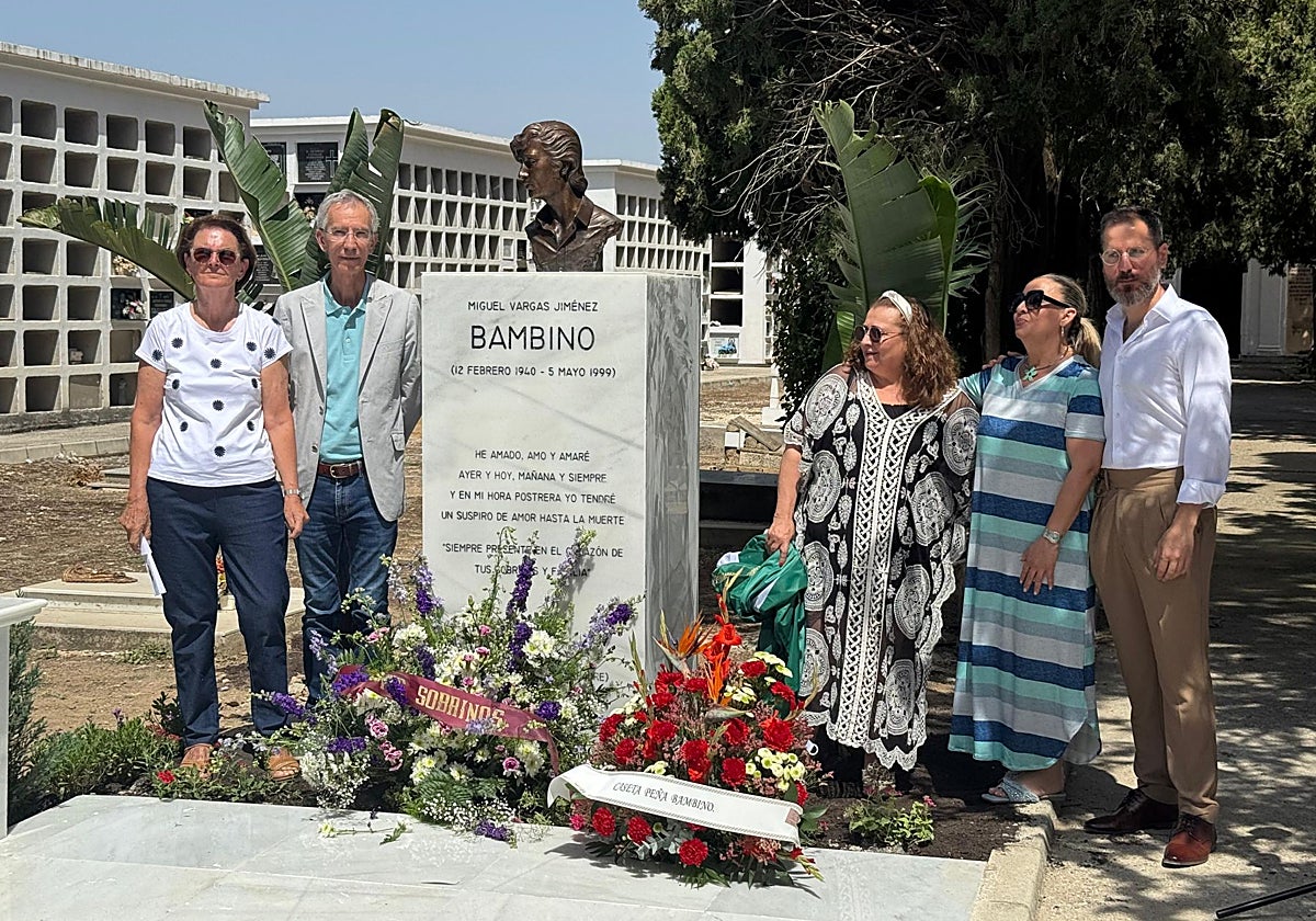 Utrera inaugura el 'Rincón Bambino' en el cementerio municipal