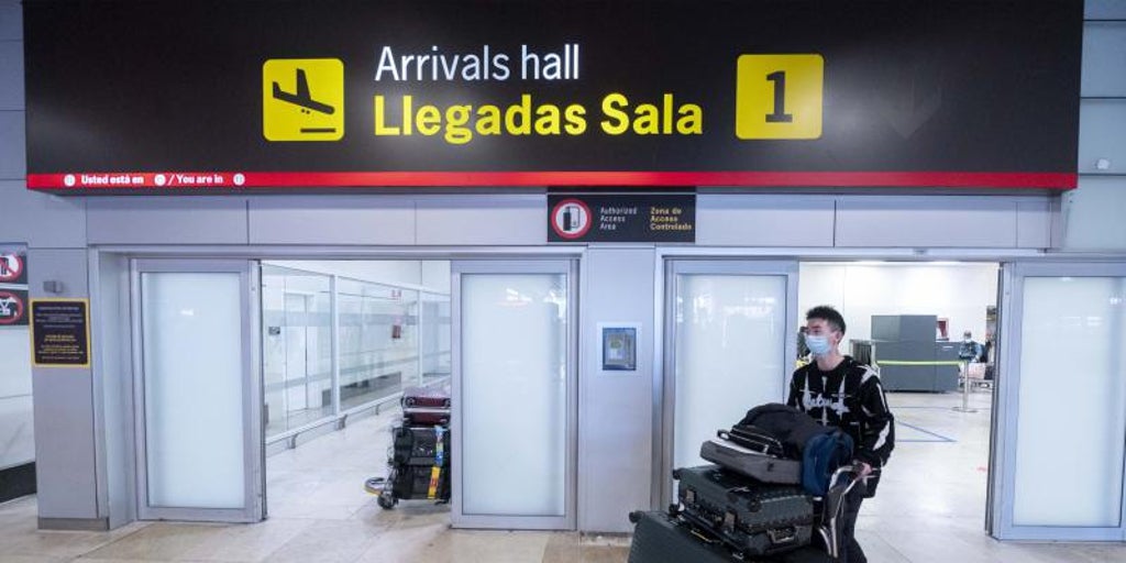 La OMS urge a utilizar mascarillas en los vuelos por la expansión de la ...