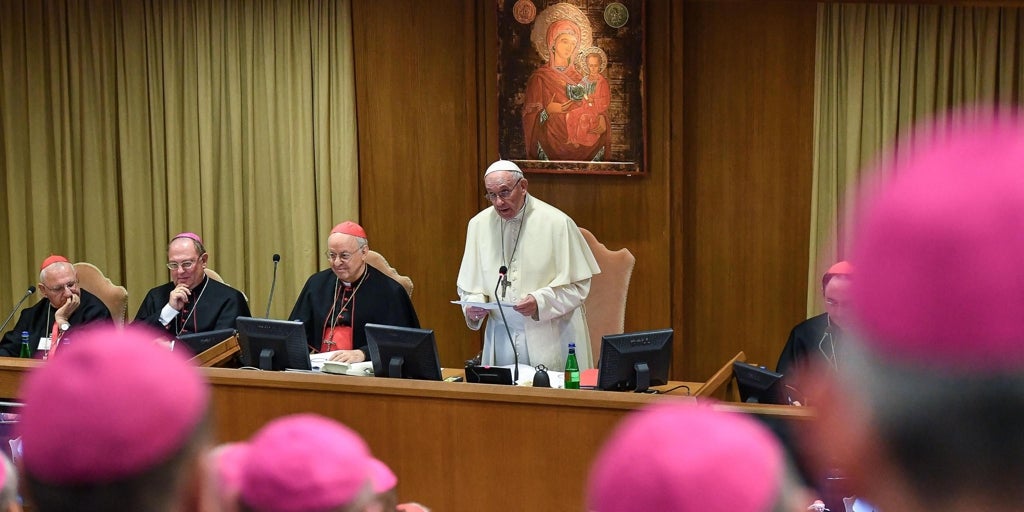 El Papa nombra a 54 mujeres con derecho a voto en el próximo sínodo de ...