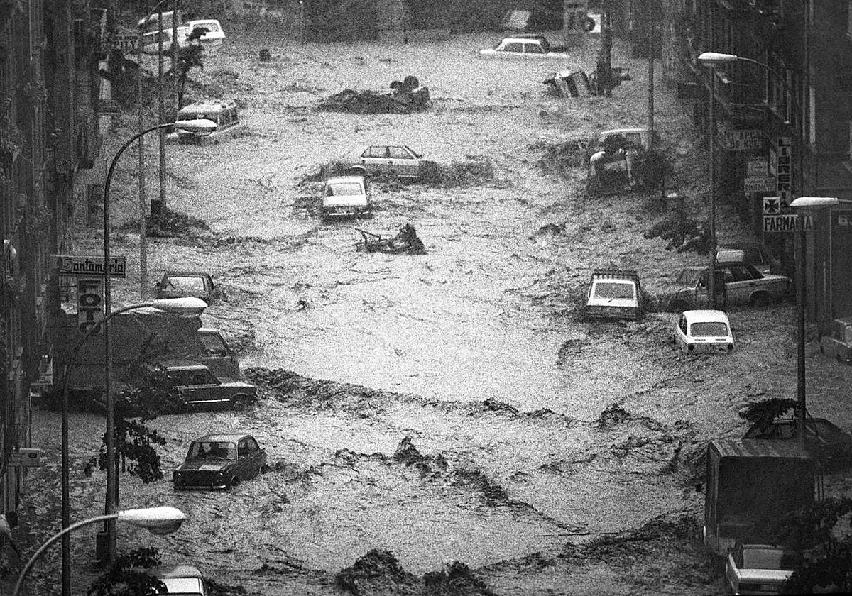 Fotogalería: 40 años de la gran riada que devastó Bilbao y lo marcó ...