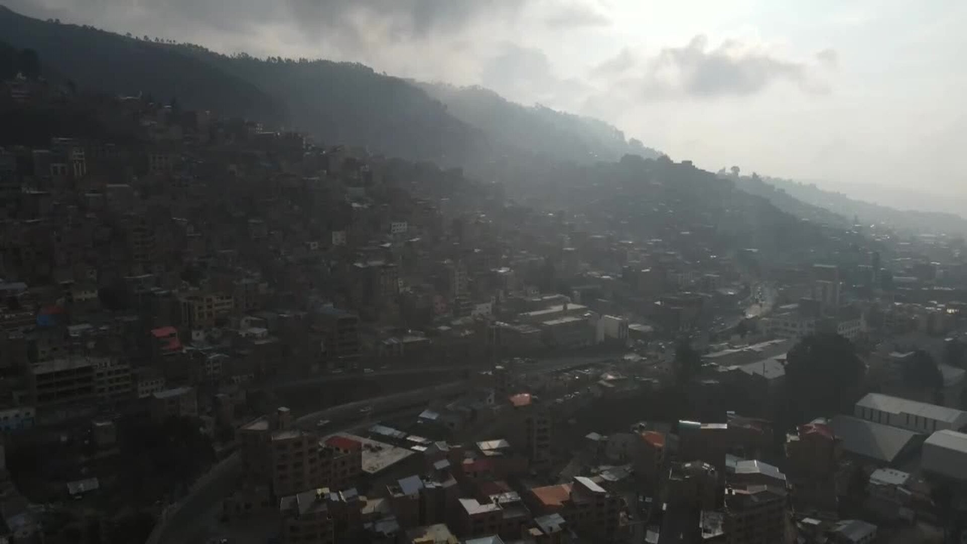 La Paz pide clases virtuales ante el aire contaminado por el humo de ...