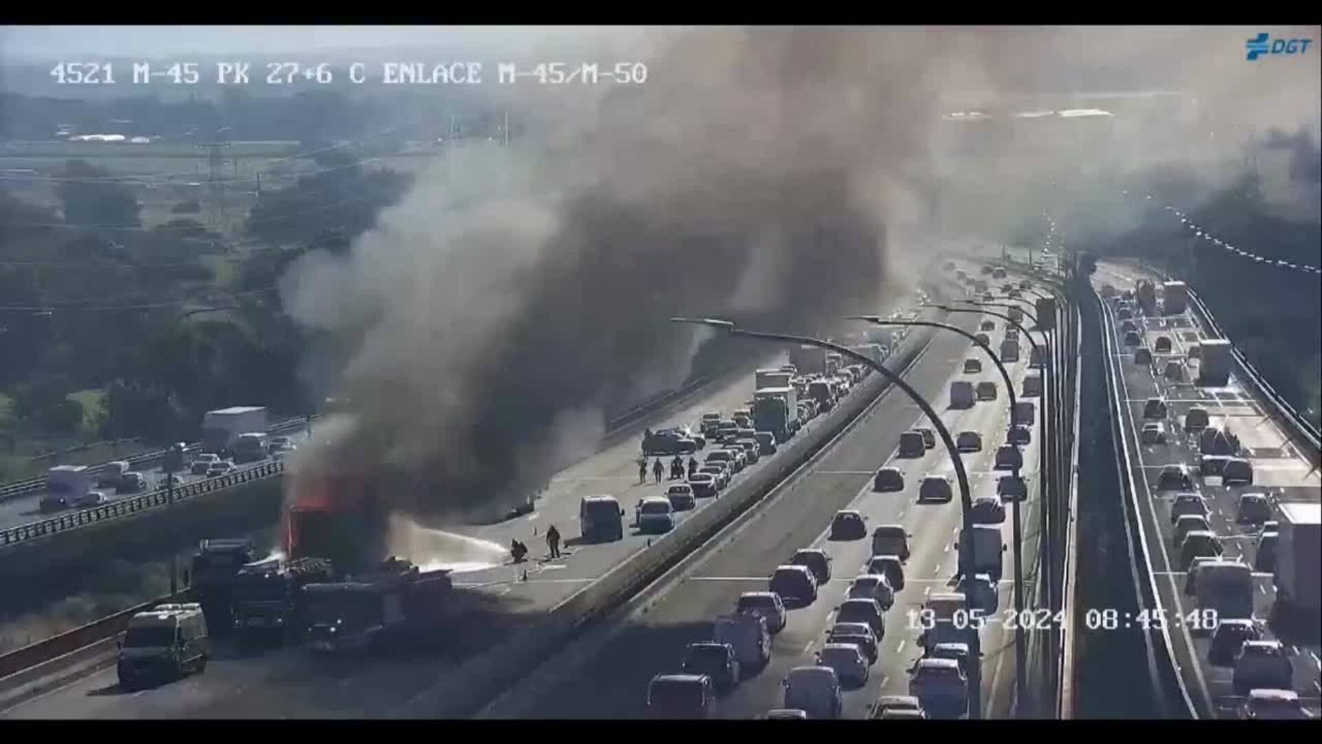 El Incendio De Un Camión En La M 45 De Madrid Provoca Retenciones