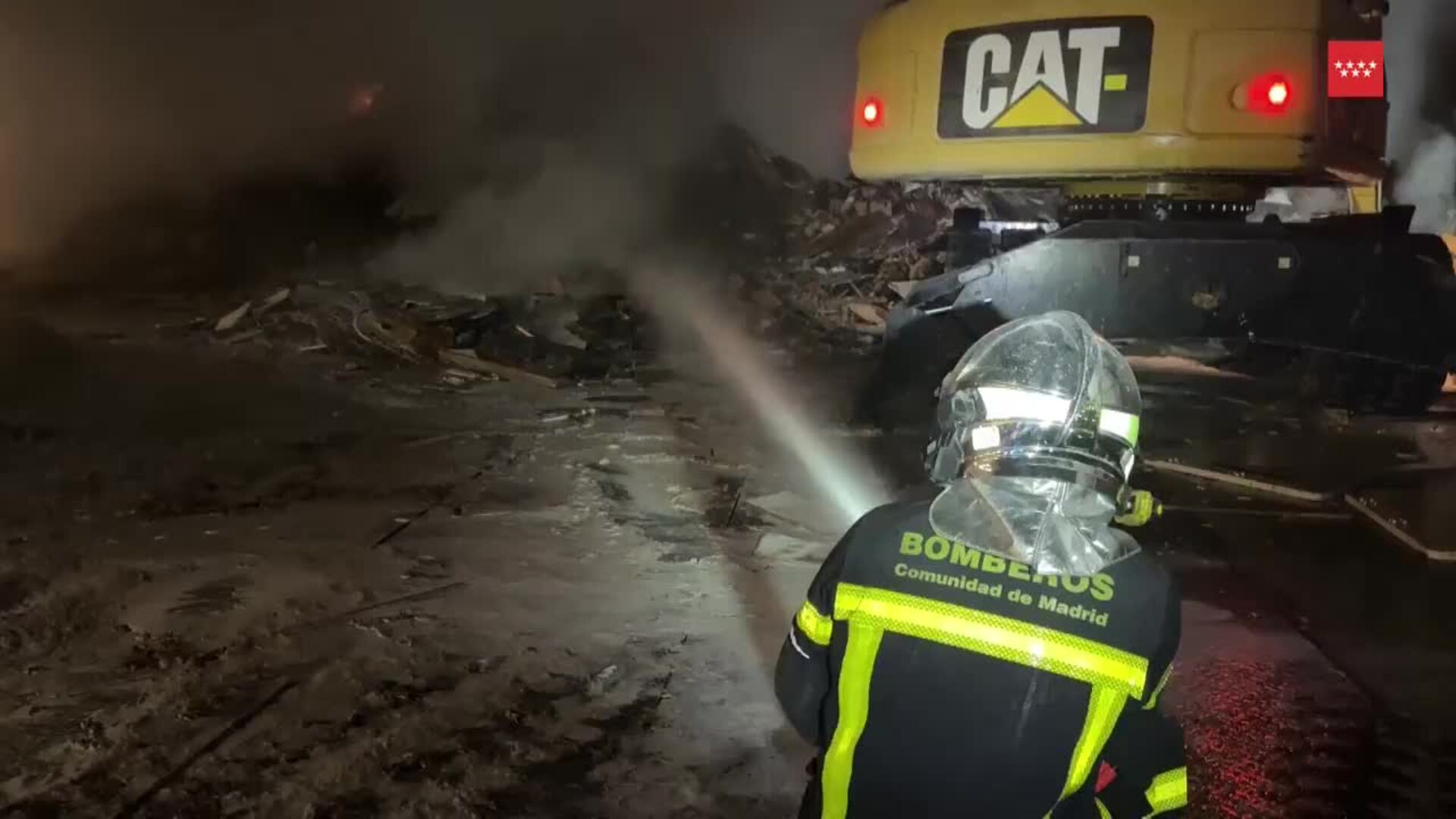 Arde una parcela de reciclaje de madera y restos de poda en San ...