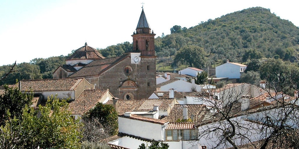 Santa Ana la Real, un sosegado caserío de puertas recercadas, senderos ...