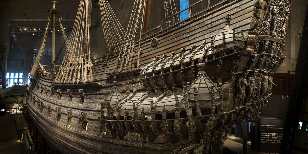La historia del mítico barco del XVII que se hundió el primer día de ...