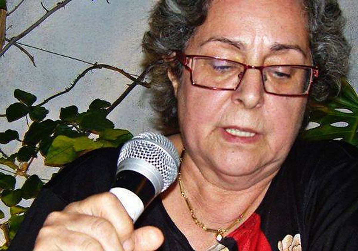 Los ‘Versos clandestinos’ de María Dolores Almeyda llegan a la Sala ...