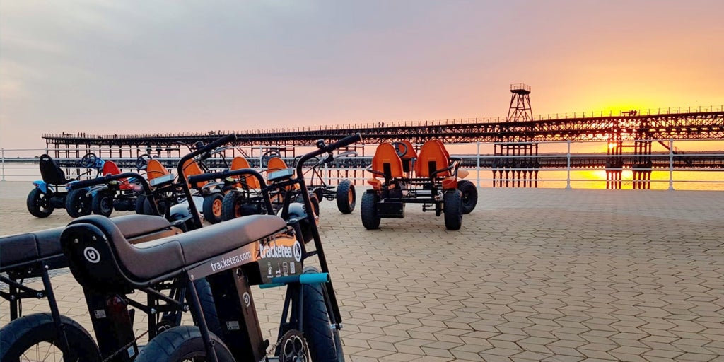 Visita al Paseo de la Ría sobre ruedas: toda la información y precios ...