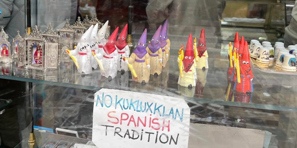 «No Ku Klux Klan. Spanish tradition»: la tradición de la Semana Santa ...