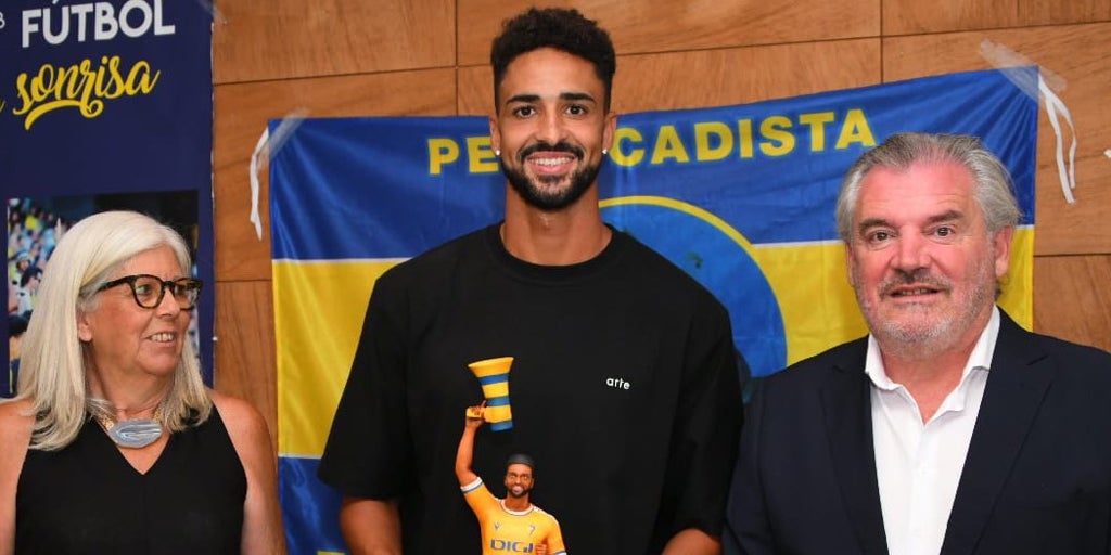 Chris Ramos saca a relucir su pasión cadista y recoge el IV Trofeo ...