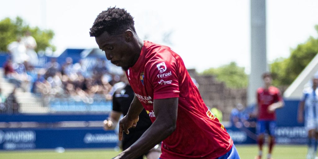 Así es Isaac Obeng, nuevo fichaje del Cádiz CF